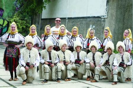 Folklor je idealan za decu (VIDEO) | Lepa i srećna