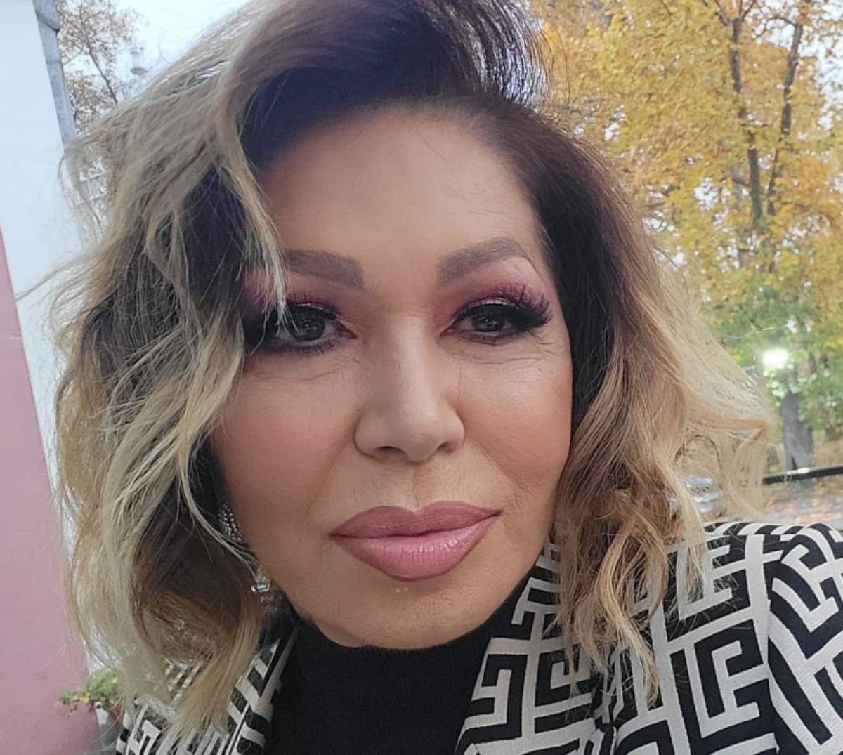 Neda Ukraden sa unukama farba jaja | Lepa i srećna