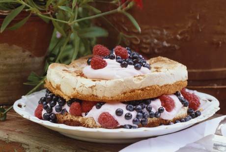 Beze torta | Lepa i srećna