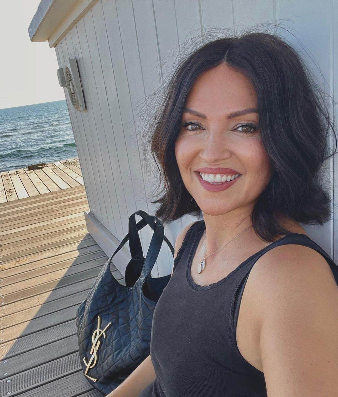Nina Badrić Dovela Liniju Do Savršenstva Lepa I Srećna