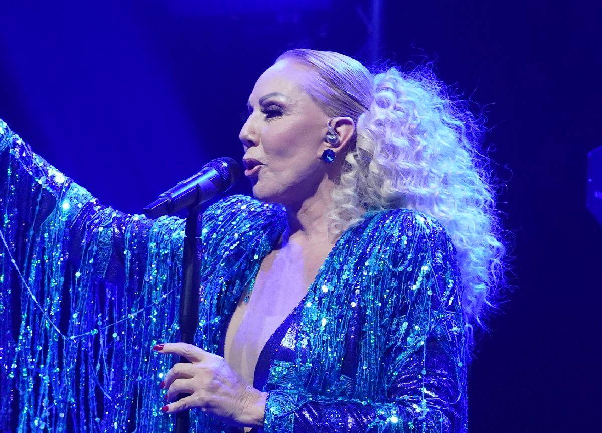 Kako je Lepa Brena menjala izgled i frizuru | Lepa i srećna