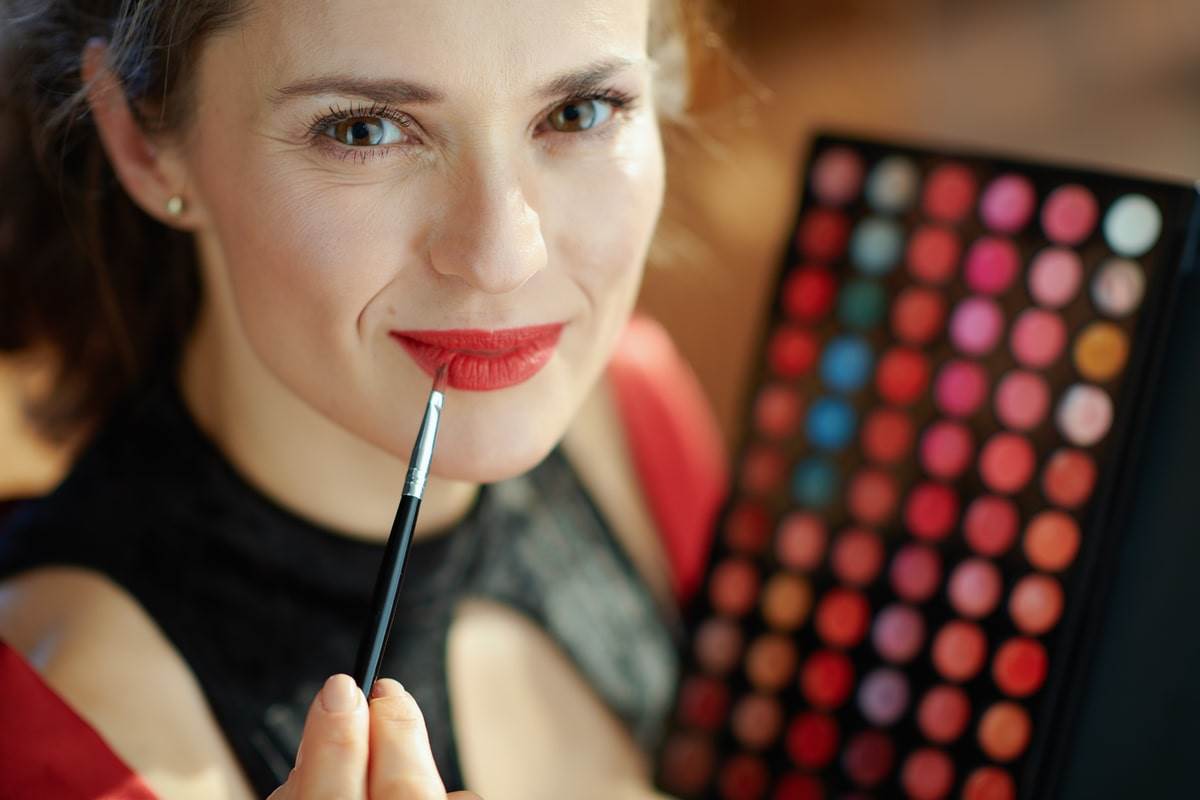 Tri boje karmina koje dodaju godine | Lepa i srećna