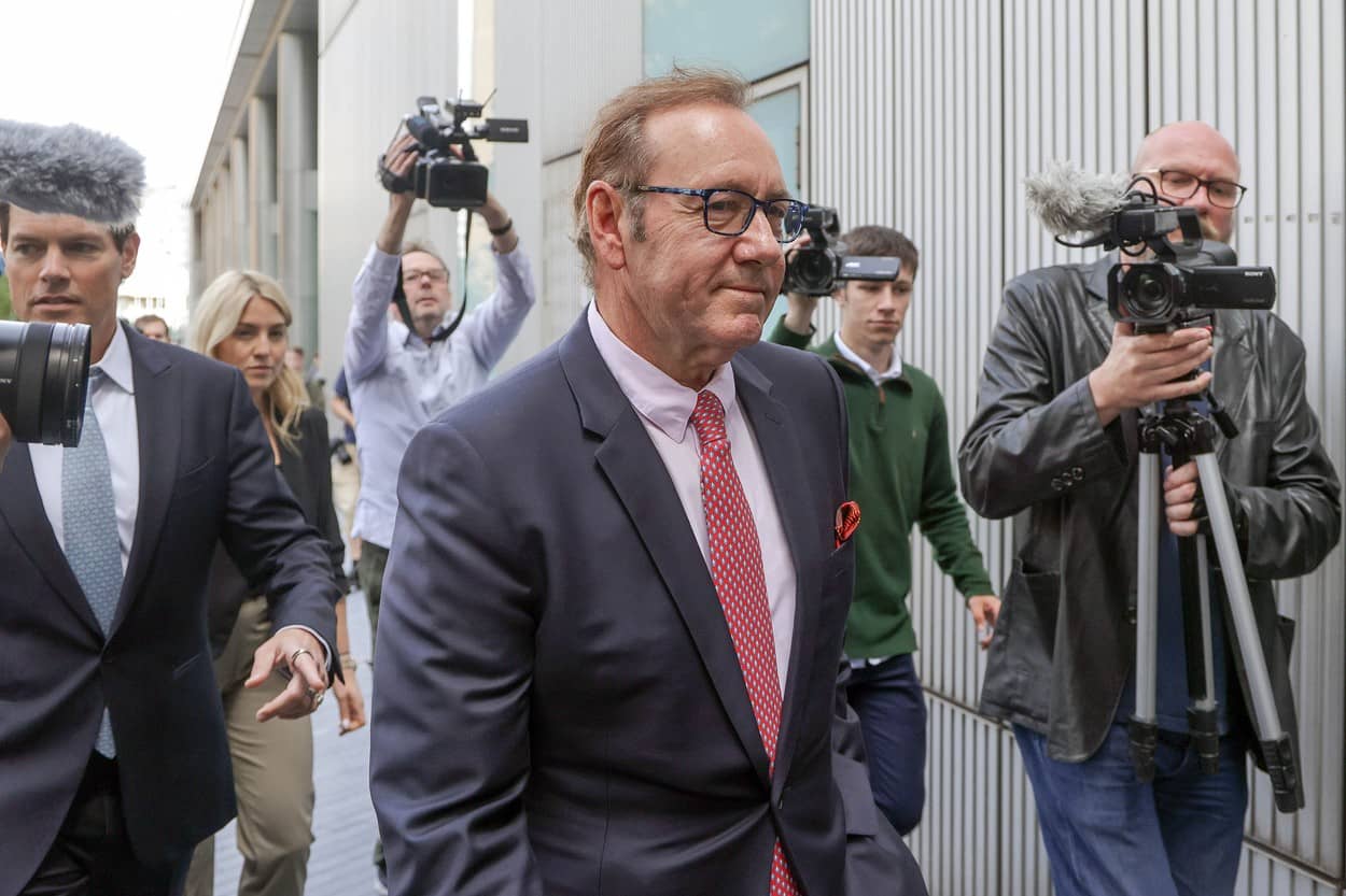 Kevin Spejsi oslobođen optužbi za seksualno uznemiravanje | Lepa i srećna