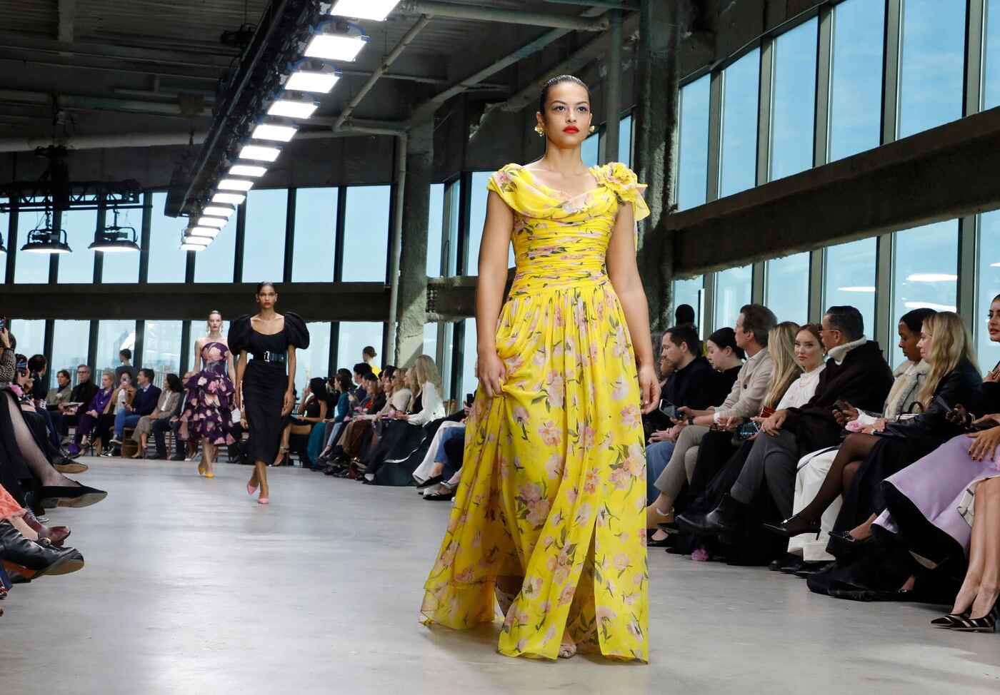 Svečane haljine moda za proleće 2024 | Lepa i srećna