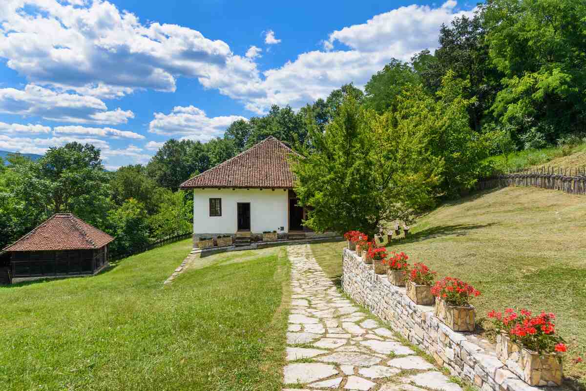 Banja Vrujci lekovita voda i blato, atrakcije i manastiri za obilazak ...