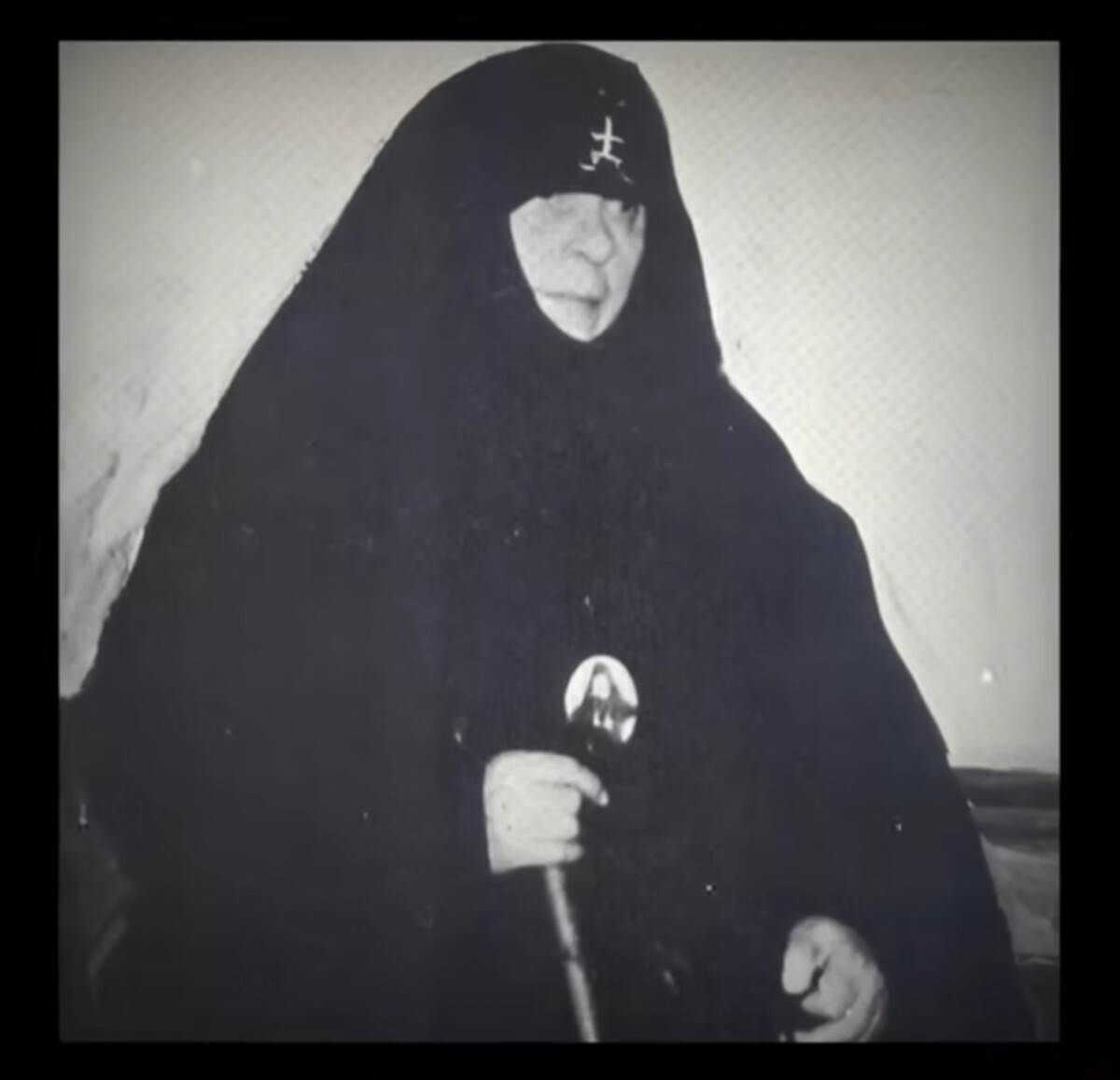 Monahinja iz pakla optužena za ubistva i jezive zločine | Lepa i srećna