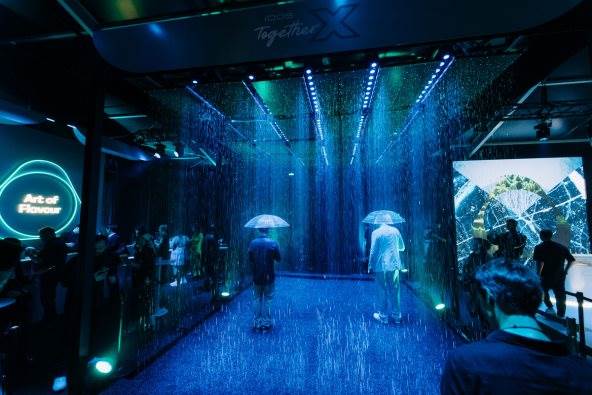IQOS Together X Sensorium Global Event u Japanu | Lepa i srećna