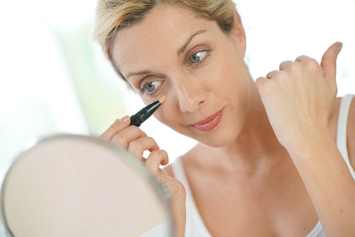 Trend za šminku 2025 godinu bez maskare | Lepa i srećna