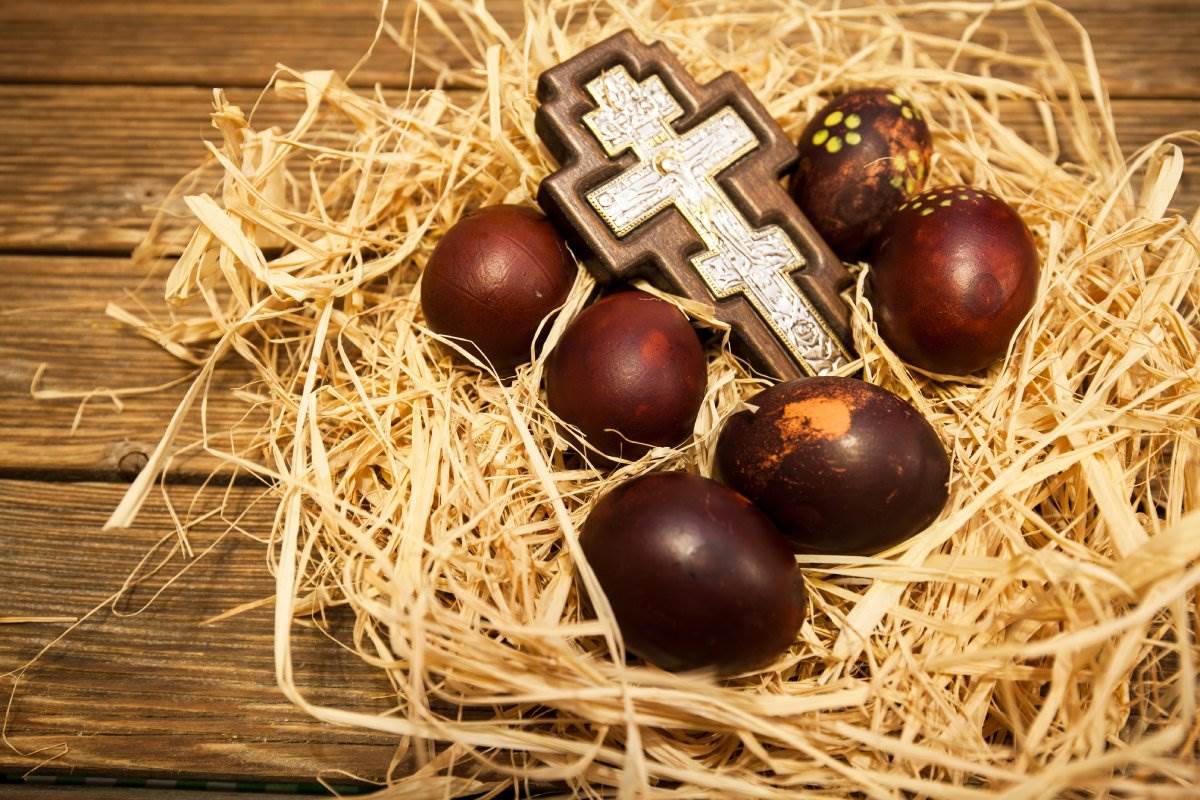 Da li se farbaju jaja za Uskrs ako je neko umro u kući | Lepa i srećna