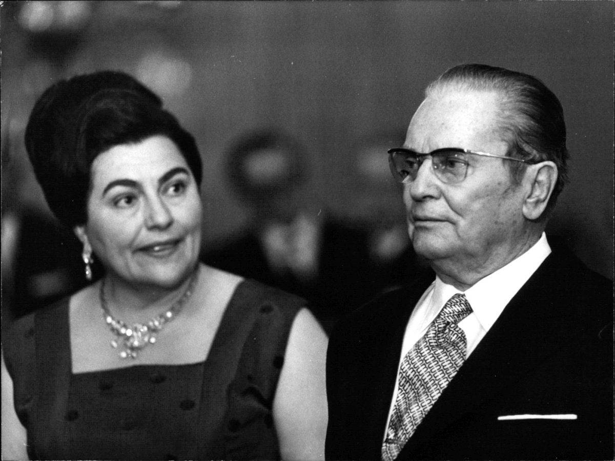 Venčani list Josipa Broza Tita i Jovanke | Lepa i srećna