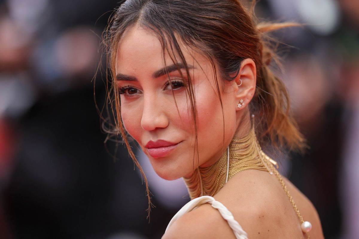 Tamara Kalinić nosi sat preko elegantne haljine sa šljokicama | Lepa i ...