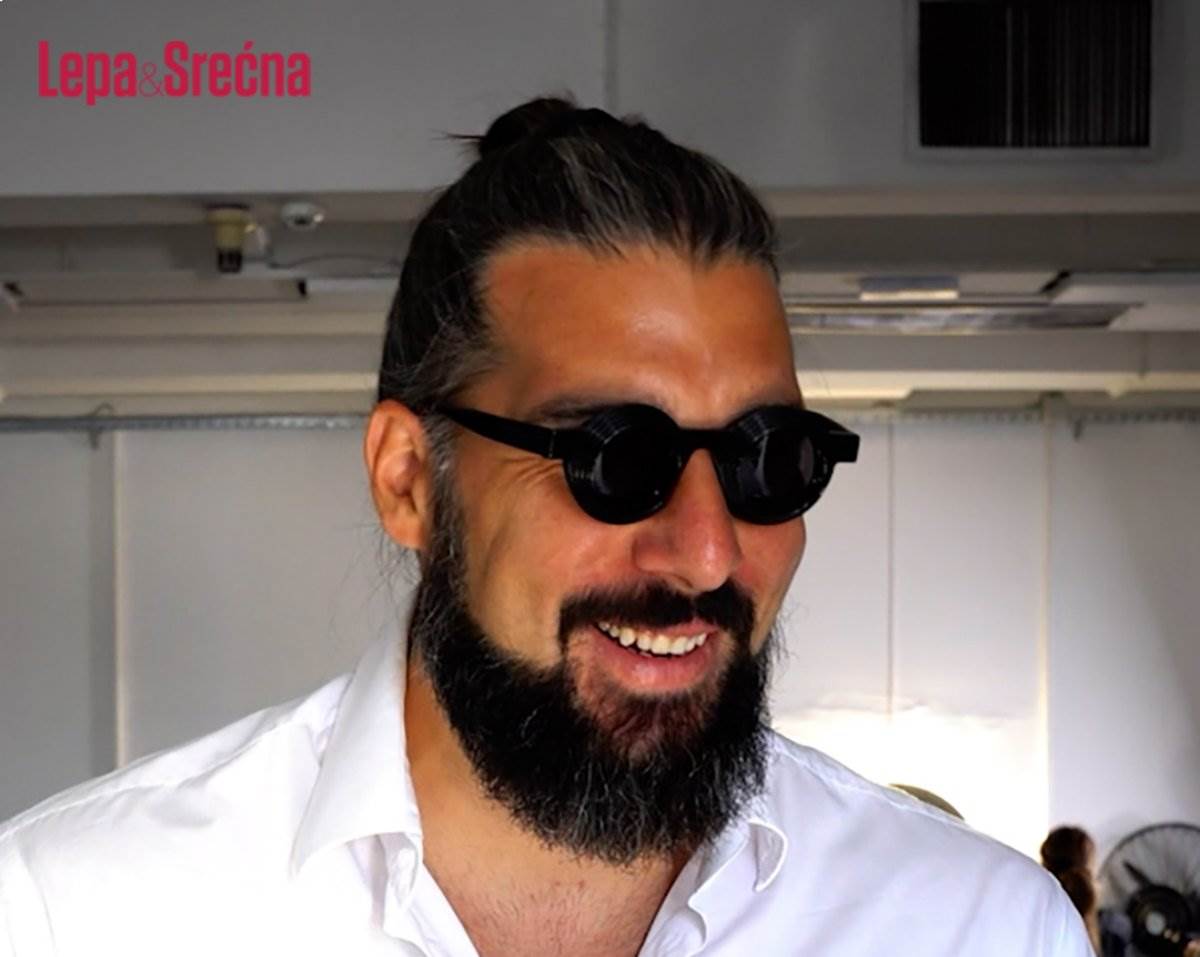 Milan Vučićević, Ničim izazvan o lepoti i sreći | Lepa i srećna