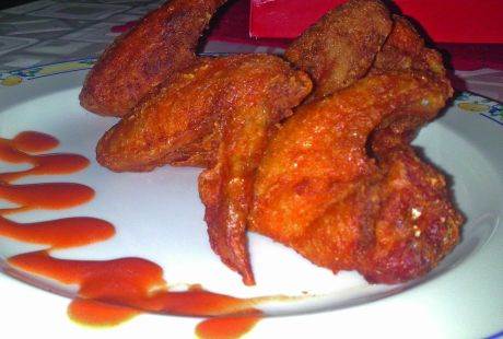 Lisina kuvarica: Buffalo pileća krilca | Lepa i srećna