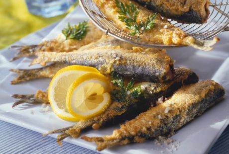 Jela sa ribom: kako da najbolje uvaljate girice u brašno pre prženja ...