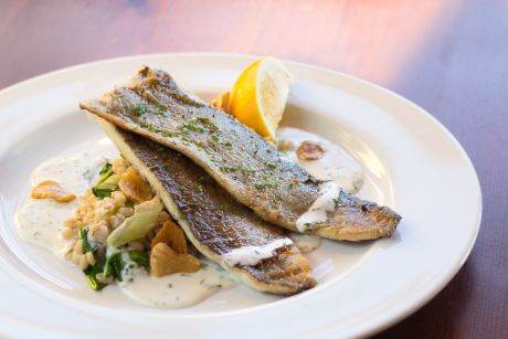 Jela s ribom: pastrmka na ruski način u svilenom sosu od lešnika ...