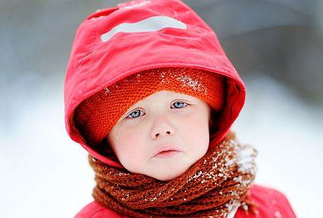 (VIDEO) RIZIČNO grudvanje i sankanje po debelom minusu: kako prepoznati ...