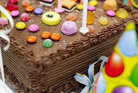 NAJPROSTIJI RECEPTI ZA DOBRE KOLAČE: 3 brze torte koje svaka domaćica ...