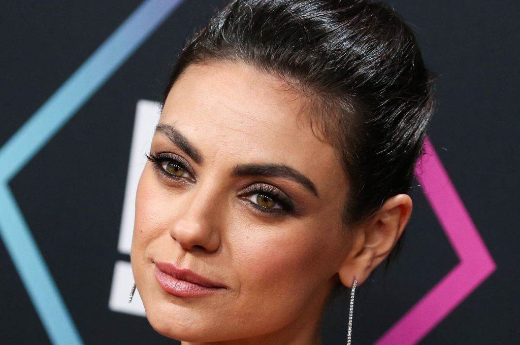 MILA KUNIS ODUŠEVILA NOVOM FRIZUROM: praktična i šik fizura za proleće ...