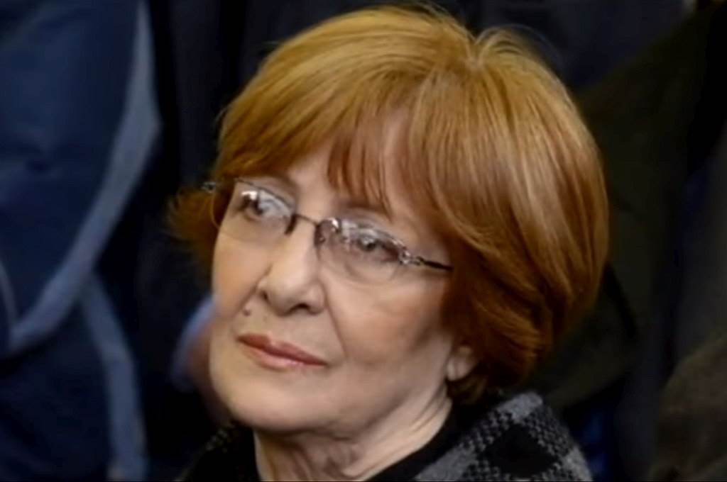 POSLEDNJI OPROŠTAJ OD DAME ZLATNOG GLASA: preminula Danka Novović ...