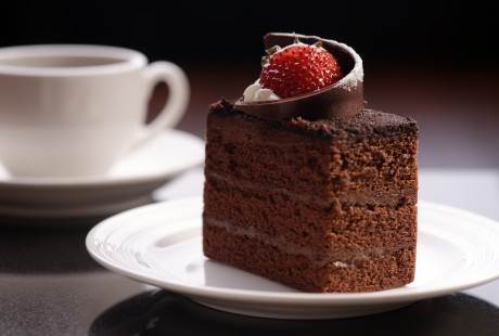 TRI DOBRE ČOKOLADNE TORTE (RECEPTI) | Lepa i srećna