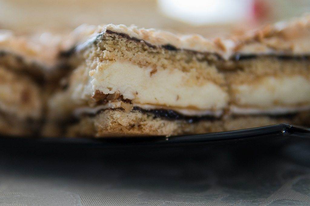 PANI VALEVSKA TORTA: pusla i masno testo u slojevima za kolač gospođe ...