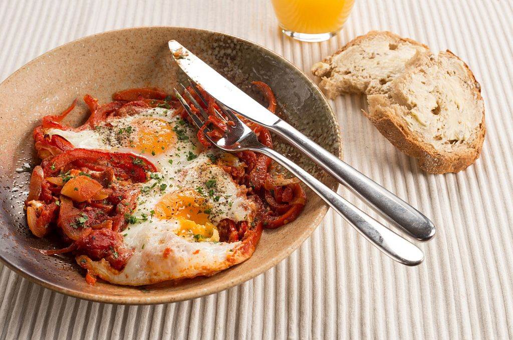 TURSKA JAJA ZA DORUČAK: menemen je omiljeno tursko jelo sa povrćem ...