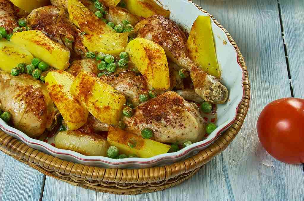 PILETINA VEZUVIO: sočni bataci i karabataci sa krompirom iz rerne ...