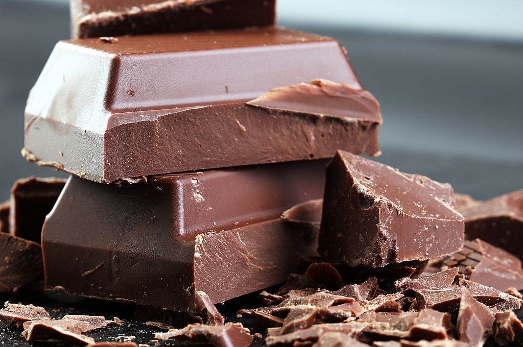 DOMAĆA POSNA ČOKOLADA: dijetalna zdrava poslastica bez kuvanja (OSNOVNI ...