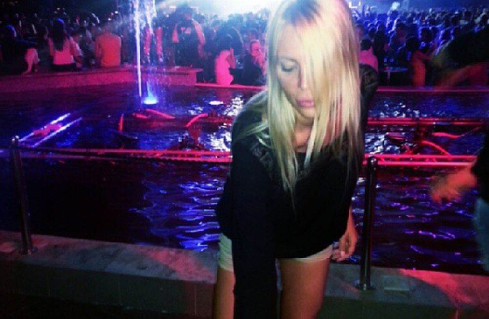 sani armani danas | Lepa i srećna