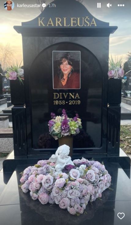 Jelena Karleuša ukrasila grob majke Divne cvećem | Lepa i srećna