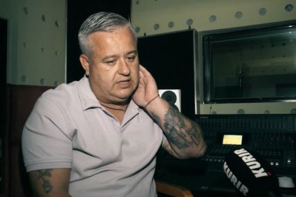 Pevač Nemanja Nikolić dobio infarkt za volanom | Lepa i srećna