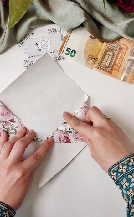 Kako napraviti koverat od ukrasnog papira | Lepa i srećna